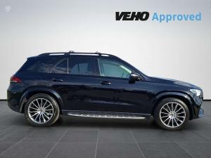Black Mercedes-Benz GLE 400 2021 in Kaunas, with an engine capacity of 2.93 L and mileage of 71 thousand km for 53900 €, photo 7 on AUTOMOTO.COM.LV