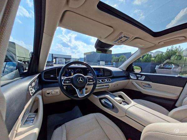 Black Mercedes-Benz GLE 400 2021 in Kaunas, with an engine capacity of 2.93 L and mileage of 71 thousand km for 53900 €, photo 9 on AUTOMOTO.COM.LV