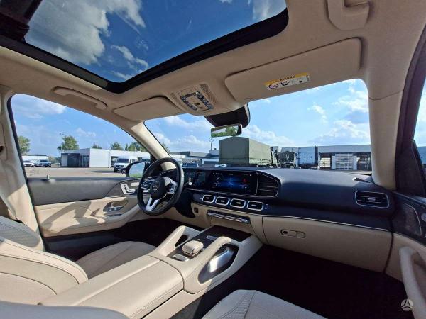 Black Mercedes-Benz GLE 400 2021 in Kaunas, with an engine capacity of 2.93 L and mileage of 71 thousand km for 53900 €, photo 10 on AUTOMOTO.COM.LV