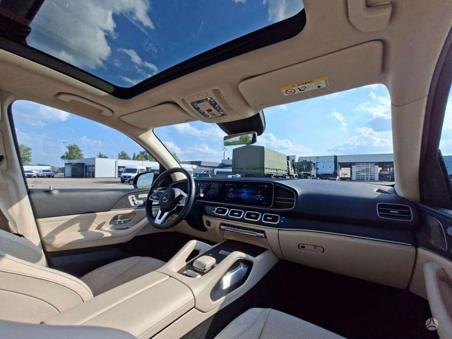 Black Mercedes-Benz GLE 400 2021 in Kaunas, with an engine capacity of 2.93 L and mileage of 71 thousand km for 53900 €, photo 11 on AUTOMOTO.COM.LV