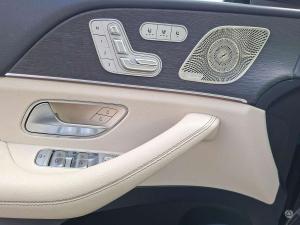 Black Mercedes-Benz GLE 400 2021 in Kaunas, with an engine capacity of 2.93 L and mileage of 71 thousand km for 53900 €, photo 13 on AUTOMOTO.COM.LV