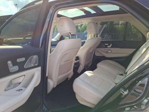 Black Mercedes-Benz GLE 400 2021 in Kaunas, with an engine capacity of 2.93 L and mileage of 71 thousand km for 53900 €, photo 14 on AUTOMOTO.COM.LV