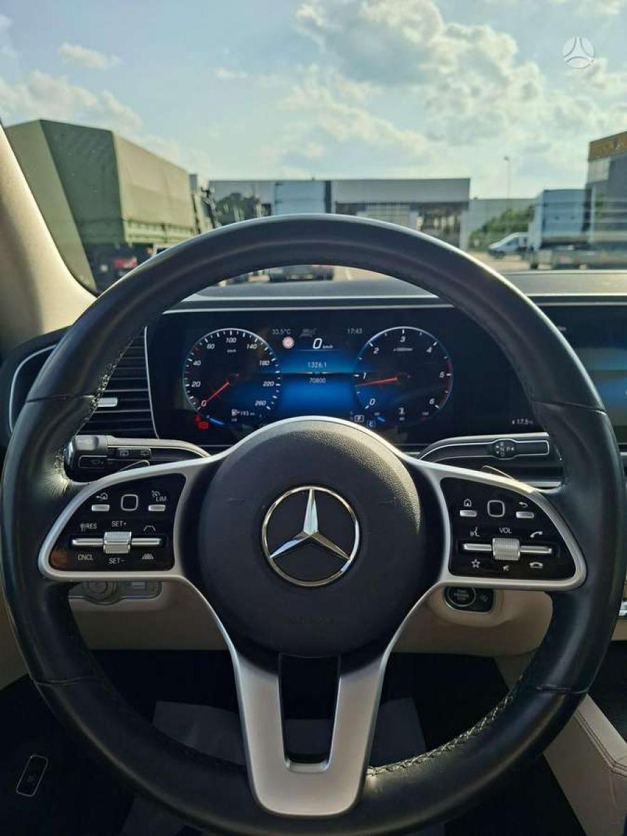 Black Mercedes-Benz GLE 400 2021 in Kaunas, with an engine capacity of 2.93 L and mileage of 71 thousand km for 53900 €, photo 19 on AUTOMOTO.COM.LV