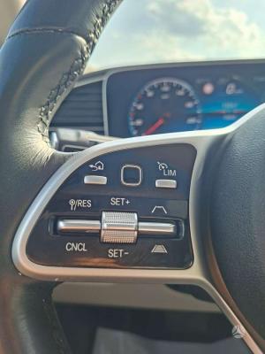 Black Mercedes-Benz GLE 400 2021 in Kaunas, with an engine capacity of 2.93 L and mileage of 71 thousand km for 53900 €, photo 21 on AUTOMOTO.COM.LV