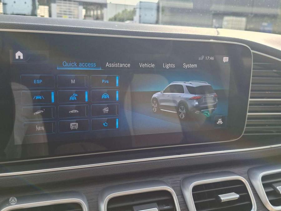 Black Mercedes-Benz GLE 400 2021 in Kaunas, with an engine capacity of 2.93 L and mileage of 71 thousand km for 53900 €, photo 24 on AUTOMOTO.COM.LV