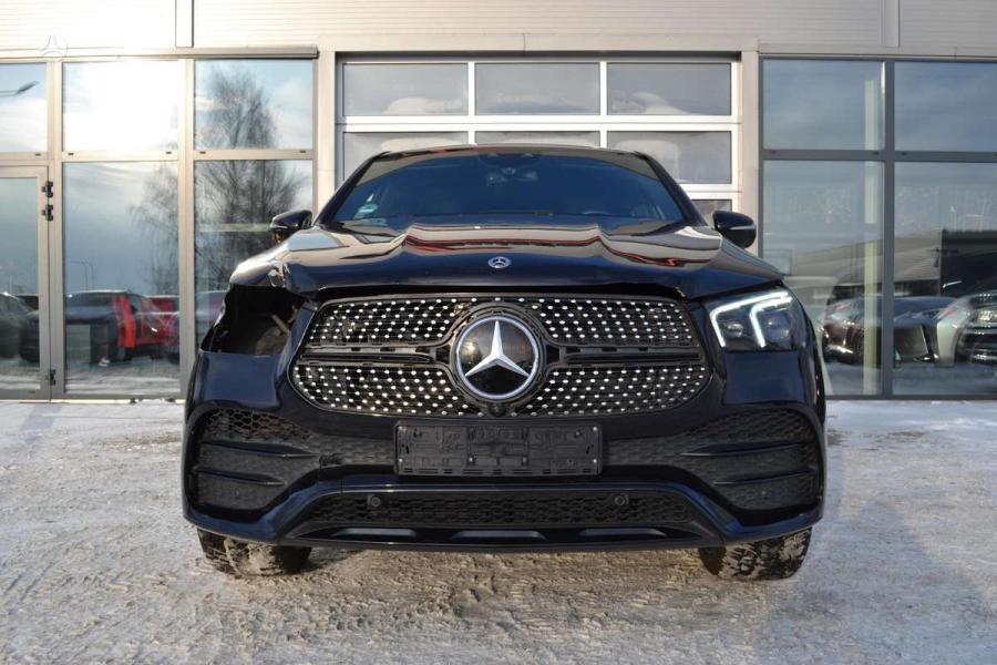 Melns Mercedes-Benz GLE 400 2022 Viļņa, ar dzinēja tilpumu 2.93 L un nobraukumu 86 tūkst. km par 51000 €, foto 3 vietnē AUTOMOTO.COM.LV