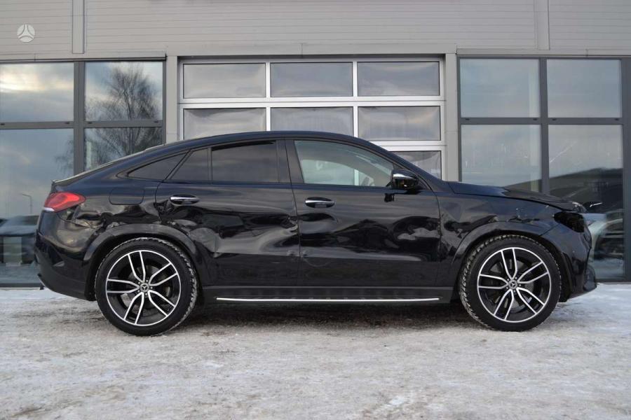 Melns Mercedes-Benz GLE 400 2022 Viļņa, ar dzinēja tilpumu 2.93 L un nobraukumu 86 tūkst. km par 51000 €, foto 5 vietnē AUTOMOTO.COM.LV