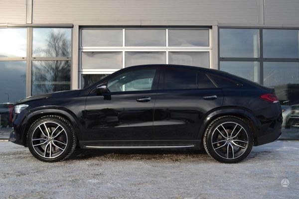 Black Mercedes-Benz GLE 400 2022 in Vilnius, with an engine capacity of 2.93 L and mileage of 86 thousand km for 51000 €, photo 6 on AUTOMOTO.COM.LV