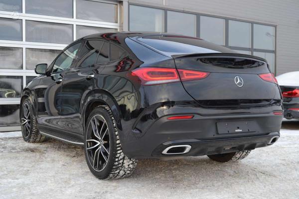 Black Mercedes-Benz GLE 400 2022 in Vilnius, with an engine capacity of 2.93 L and mileage of 86 thousand km for 51000 €, photo 7 on AUTOMOTO.COM.LV