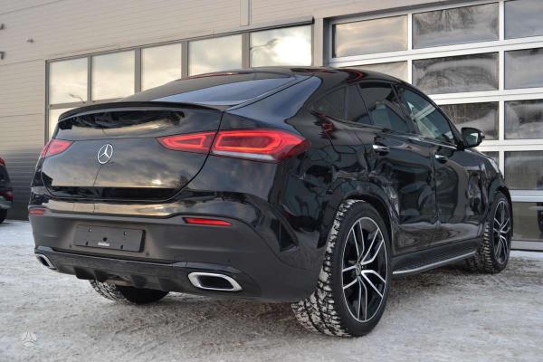 Black Mercedes-Benz GLE 400 2022 in Vilnius, with an engine capacity of 2.93 L and mileage of 86 thousand km for 51000 €, photo 9 on AUTOMOTO.COM.LV