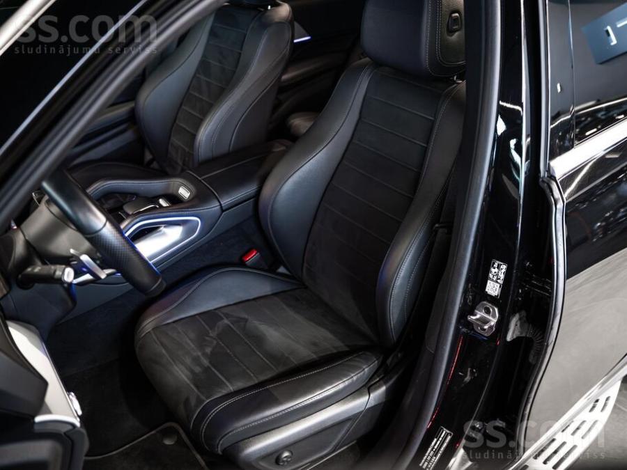 Melns Mercedes-Benz GLE 400 2022 Tallina, ar dzinēja tilpumu 0.00 L un nobraukumu 74 tūkst. km par 69900 €, foto 9 vietnē AUTOMOTO.COM.LV