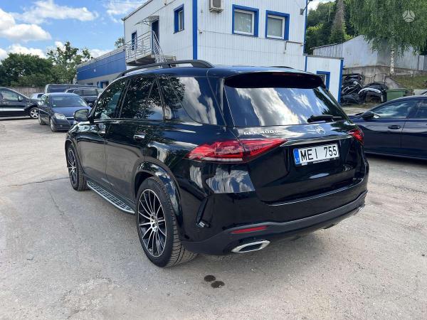Melns Mercedes-Benz GLE 400 2022 Kauņa, ar dzinēja tilpumu 2.93 L un nobraukumu 48 tūkst. km par 44900 €, foto 4 vietnē AUTOMOTO.COM.LV