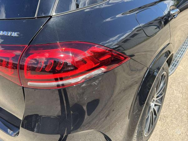 Melns Mercedes-Benz GLE 400 2022 Kauņa, ar dzinēja tilpumu 2.93 L un nobraukumu 48 tūkst. km par 44900 €, foto 9 vietnē AUTOMOTO.COM.LV