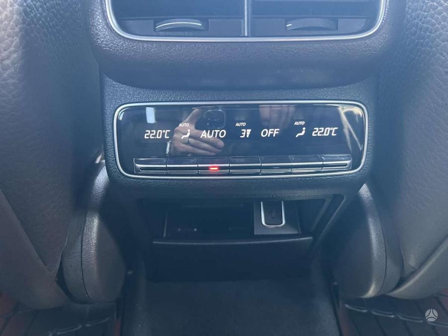 Melns Mercedes-Benz GLE 400 2022 Kauņa, ar dzinēja tilpumu 2.93 L un nobraukumu 48 tūkst. km par 44900 €, foto 18 vietnē AUTOMOTO.COM.LV