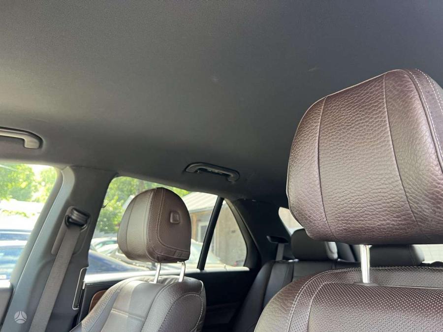 Melns Mercedes-Benz GLE 400 2022 Kauņa, ar dzinēja tilpumu 2.93 L un nobraukumu 48 tūkst. km par 44900 €, foto 22 vietnē AUTOMOTO.COM.LV