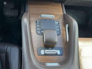 Melns Mercedes-Benz GLE 400 2022 Kauņa, ar dzinēja tilpumu 2.93 L un nobraukumu 48 tūkst. km par 44900 €, foto 24 vietnē AUTOMOTO.COM.LV