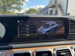 Melns Mercedes-Benz GLE 400 2022 Kauņa, ar dzinēja tilpumu 2.93 L un nobraukumu 48 tūkst. km par 44900 €, foto 29 vietnē AUTOMOTO.COM.LV