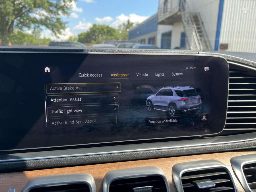 Melns Mercedes-Benz GLE 400 2022 Kauņa, ar dzinēja tilpumu 2.93 L un nobraukumu 48 tūkst. km par 44900 €, foto 30 vietnē AUTOMOTO.COM.LV