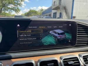 Melns Mercedes-Benz GLE 400 2022 Kauņa, ar dzinēja tilpumu 2.93 L un nobraukumu 48 tūkst. km par 44900 €, foto 33 vietnē AUTOMOTO.COM.LV