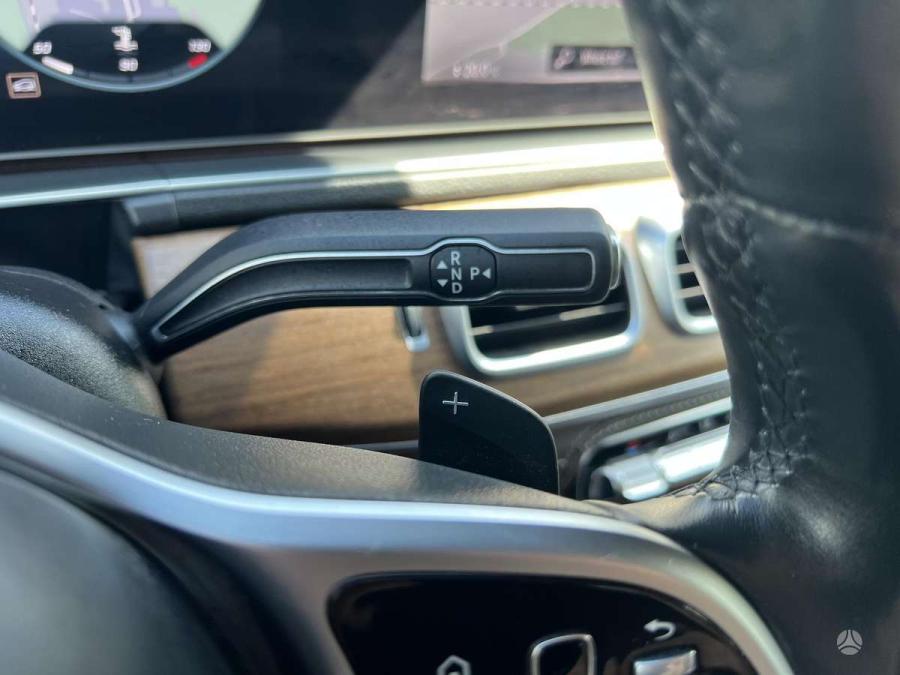 Melns Mercedes-Benz GLE 400 2022 Kauņa, ar dzinēja tilpumu 2.93 L un nobraukumu 48 tūkst. km par 44900 €, foto 37 vietnē AUTOMOTO.COM.LV