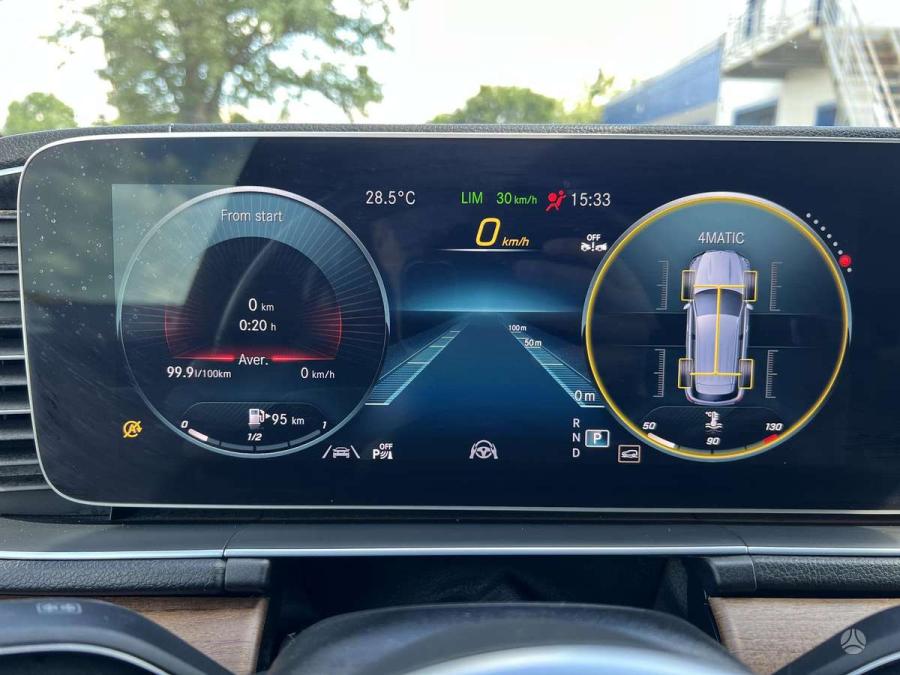 Melns Mercedes-Benz GLE 400 2022 Kauņa, ar dzinēja tilpumu 2.93 L un nobraukumu 48 tūkst. km par 44900 €, foto 41 vietnē AUTOMOTO.COM.LV