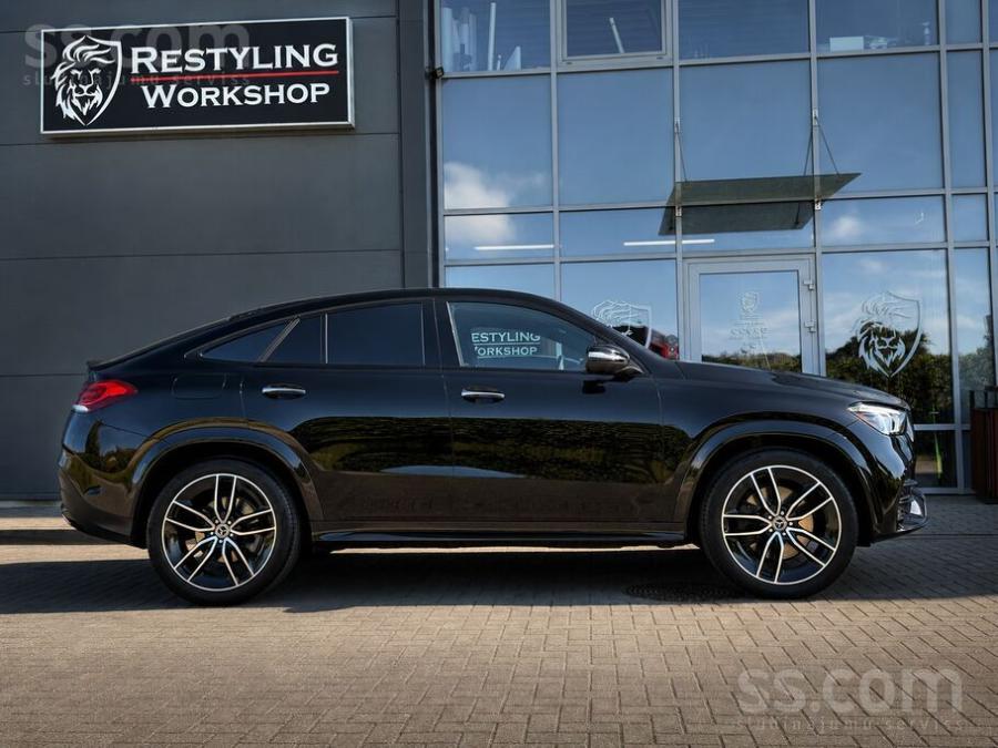 Black Mercedes-Benz GLE 400 2022 in Riga, with an engine capacity of 3.00 L and mileage of 65 thousand km for 72990 €, photo 5 on AUTOMOTO.COM.LV