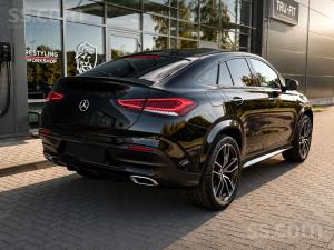 Black Mercedes-Benz GLE 400 2022 in Riga, with an engine capacity of 3.00 L and mileage of 65 thousand km for 72990 €, photo 6 on AUTOMOTO.COM.LV