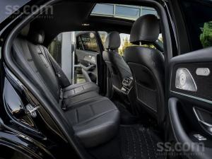 Black Mercedes-Benz GLE 400 2022 in Riga, with an engine capacity of 3.00 L and mileage of 65 thousand km for 72990 €, photo 12 on AUTOMOTO.COM.LV