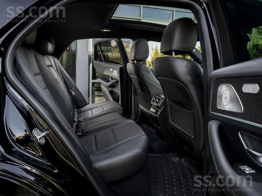 Black Mercedes-Benz GLE 400 2022 in Riga, with an engine capacity of 3.00 L and mileage of 65 thousand km for 72990 €, photo 12 on AUTOMOTO.COM.LV