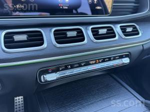 Black Mercedes-Benz GLE 400 2022 in Riga, with an engine capacity of 3.00 L and mileage of 65 thousand km for 72990 €, photo 22 on AUTOMOTO.COM.LV