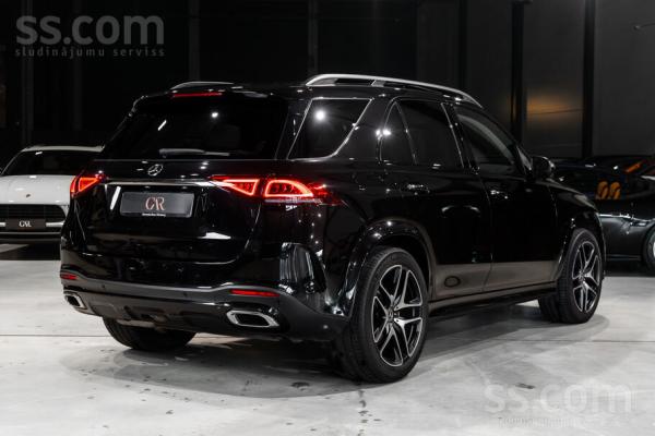 Melns Mercedes-Benz GLE 400 2022 Rīga, ar dzinēja tilpumu 3.00 L un nobraukumu 49 tūkst. km par 67000 €, foto 4 vietnē AUTOMOTO.COM.LV
