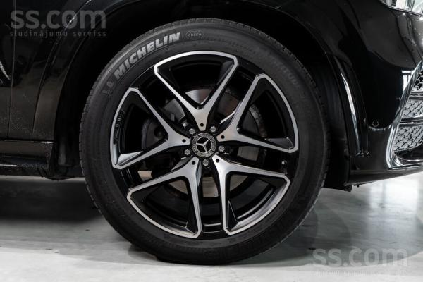 Melns Mercedes-Benz GLE 400 2022 Rīga, ar dzinēja tilpumu 3.00 L un nobraukumu 49 tūkst. km par 67000 €, foto 7 vietnē AUTOMOTO.COM.LV