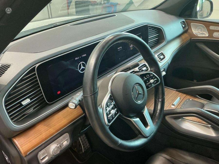 Melns Mercedes-Benz GLE 400 2022 Viļņa, ar dzinēja tilpumu 2.93 L un nobraukumu 175 tūkst. km par 46690 €, foto 10 vietnē AUTOMOTO.COM.LV