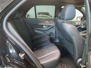Melns Mercedes-Benz GLE 400 2022 Viļņa, ar dzinēja tilpumu 2.93 L un nobraukumu 175 tūkst. km par 46690 €, foto 15 vietnē AUTOMOTO.COM.LV
