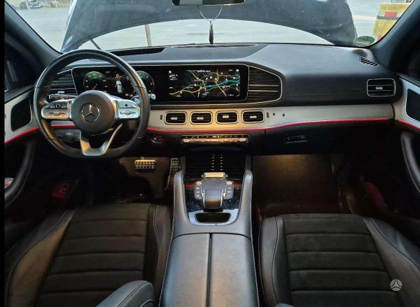 Melns Mercedes-Benz GLE 400 2023 Klaipėda, ar dzinēja tilpumu 2.93 L un nobraukumu 112 tūkst. km par 20300 €, foto 5 vietnē AUTOMOTO.COM.LV
