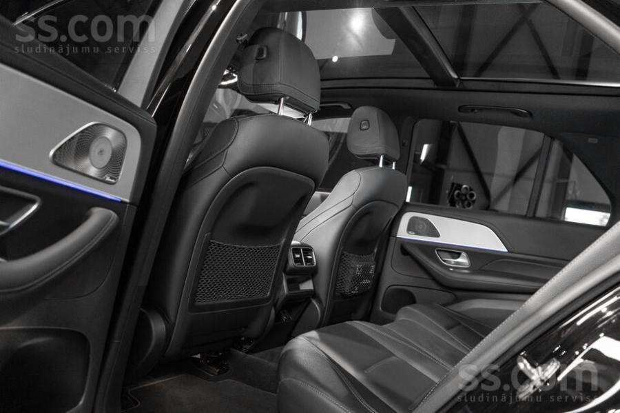 Melns Mercedes-Benz GLE 400 2023 Rīga, ar dzinēja tilpumu 2.00 L un nobraukumu 30 tūkst. km par 63525 €, foto 14 vietnē AUTOMOTO.COM.LV