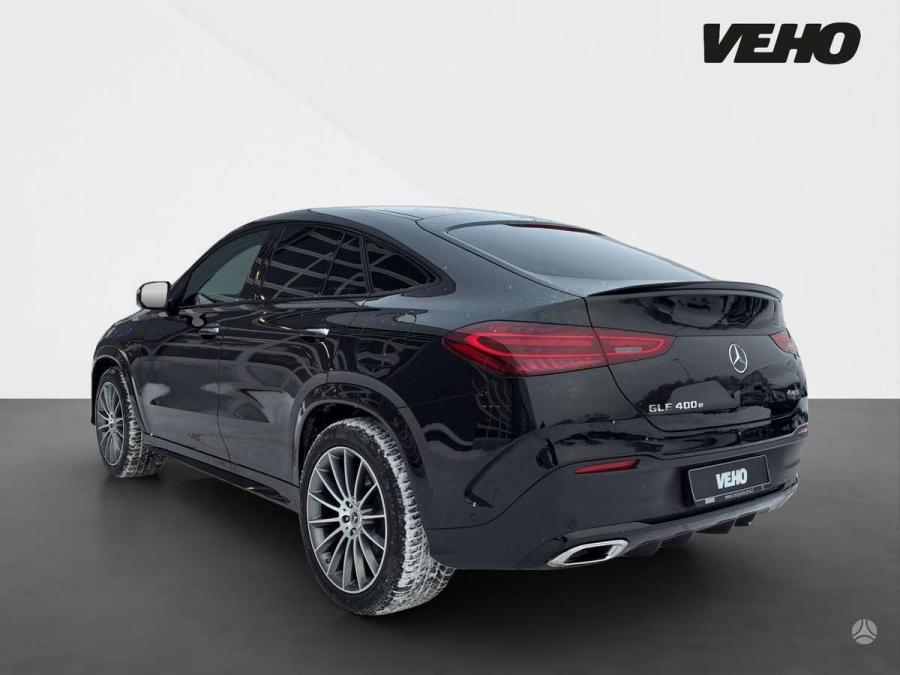 Melns Mercedes-Benz GLE 400 2025 Viļņa, ar dzinēja tilpumu 2.00 L un nobraukumu 10 tūkst. km par 94900 €, foto 3 vietnē AUTOMOTO.COM.LV