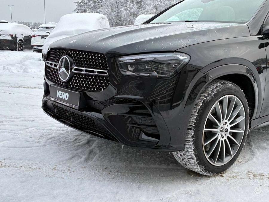 Melns Mercedes-Benz GLE 400 2025 Viļņa, ar dzinēja tilpumu 2.00 L un nobraukumu 10 tūkst. km par 94900 €, foto 9 vietnē AUTOMOTO.COM.LV