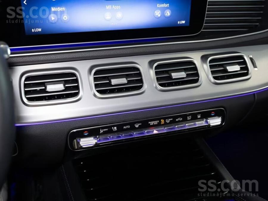Melns Mercedes-Benz GLE 400 2025 Rīga, ar dzinēja tilpumu 2.00 L un nobraukumu 10 tūkst. km par 86990 €, foto 7 vietnē AUTOMOTO.COM.LV