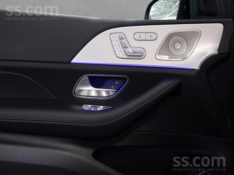 Melns Mercedes-Benz GLE 400 2025 Rīga, ar dzinēja tilpumu 2.00 L un nobraukumu 10 tūkst. km par 86990 €, foto 9 vietnē AUTOMOTO.COM.LV
