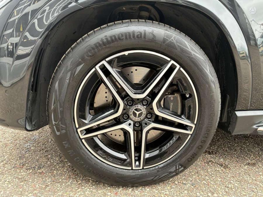 Black Mercedes-Benz GLE 400 2023 in Vilnius, with an engine capacity of 2.00 L and mileage of 93 thousand km for 66600 €, photo 13 on AUTOMOTO.COM.LV