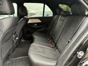 Black Mercedes-Benz GLE 400 2023 in Vilnius, with an engine capacity of 2.00 L and mileage of 93 thousand km for 66600 €, photo 18 on AUTOMOTO.COM.LV