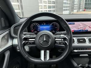 Black Mercedes-Benz GLE 400 2023 in Vilnius, with an engine capacity of 2.00 L and mileage of 93 thousand km for 66600 €, photo 21 on AUTOMOTO.COM.LV