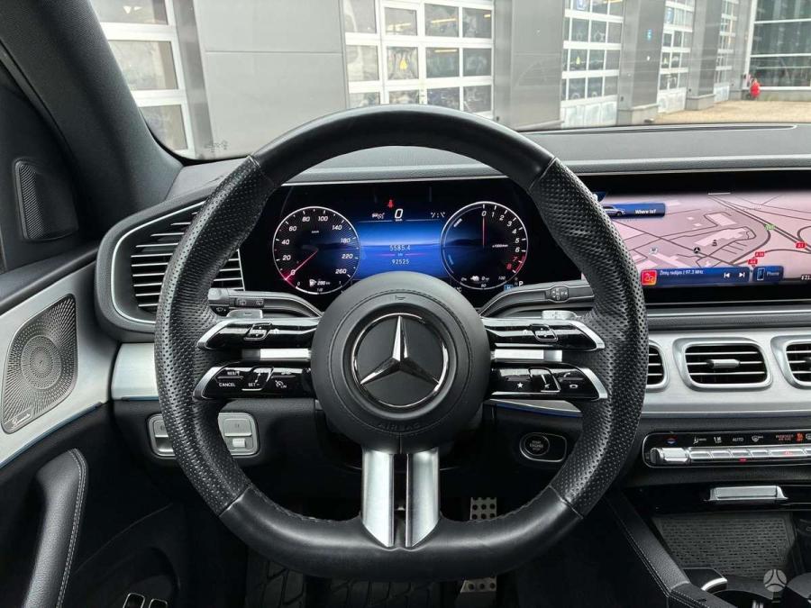 Black Mercedes-Benz GLE 400 2023 in Vilnius, with an engine capacity of 2.00 L and mileage of 93 thousand km for 66600 €, photo 21 on AUTOMOTO.COM.LV