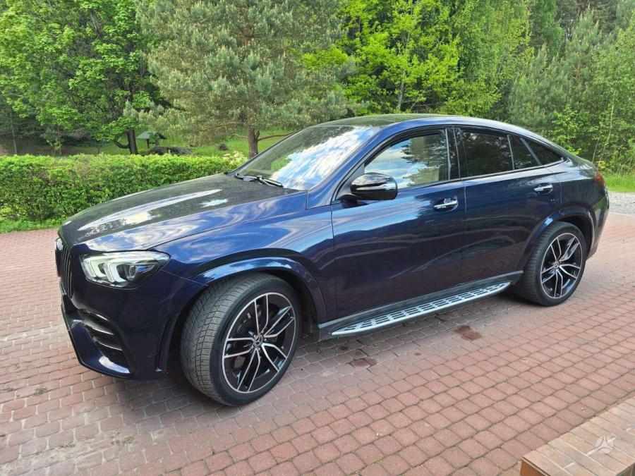 Zils Mercedes-Benz GLE 400 2021 Utena, ar dzinēja tilpumu 2.93 L un nobraukumu 106 tūkst. km par 55000 €, foto 4 vietnē AUTOMOTO.COM.LV