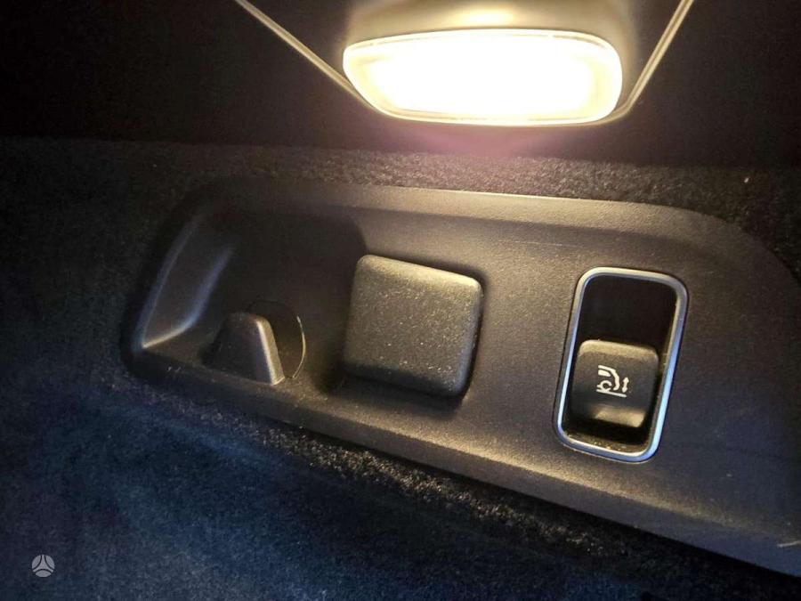 Zils Mercedes-Benz GLE 400 2021 Utena, ar dzinēja tilpumu 2.93 L un nobraukumu 106 tūkst. km par 55000 €, foto 24 vietnē AUTOMOTO.COM.LV