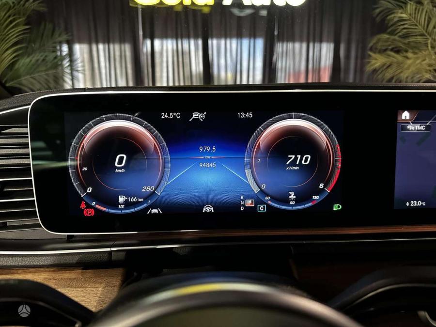Green Mercedes-Benz GLE 400 2020 in Vilnius, with an engine capacity of 2.93 L and mileage of 95 thousand km for 75000 €, photo 24 on AUTOMOTO.COM.LV