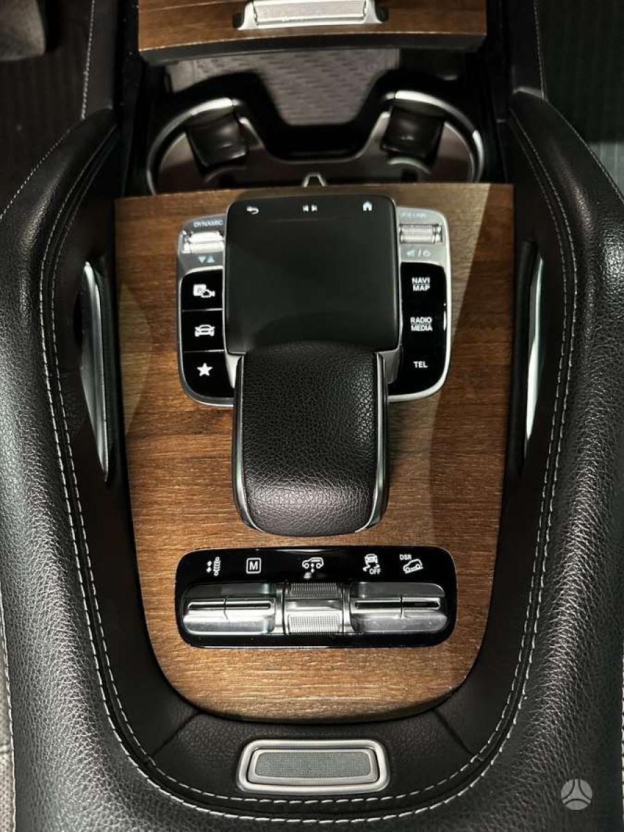 Green Mercedes-Benz GLE 400 2020 in Vilnius, with an engine capacity of 2.93 L and mileage of 95 thousand km for 75000 €, photo 39 on AUTOMOTO.COM.LV