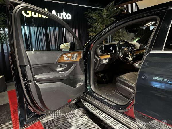 Zaļš Mercedes-Benz GLE 400 2020 Viļņa, ar dzinēja tilpumu 2.93 L un nobraukumu 95 tūkst. km par 75000 €, foto 10 vietnē AUTOMOTO.COM.LV