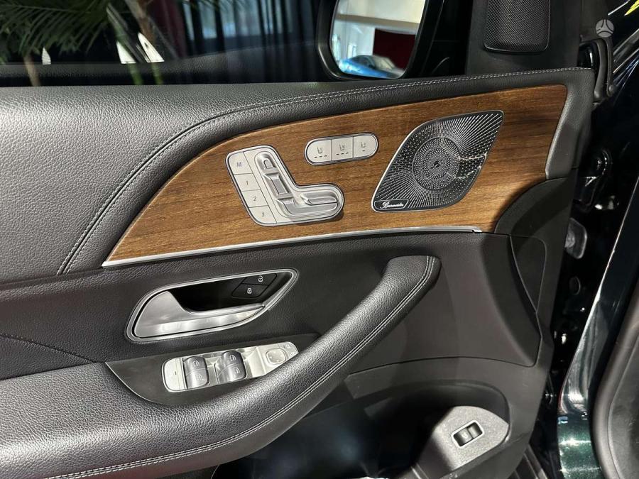Green Mercedes-Benz GLE 400 2020 in Vilnius, with an engine capacity of 2.93 L and mileage of 95 thousand km for 75000 €, photo 44 on AUTOMOTO.COM.LV